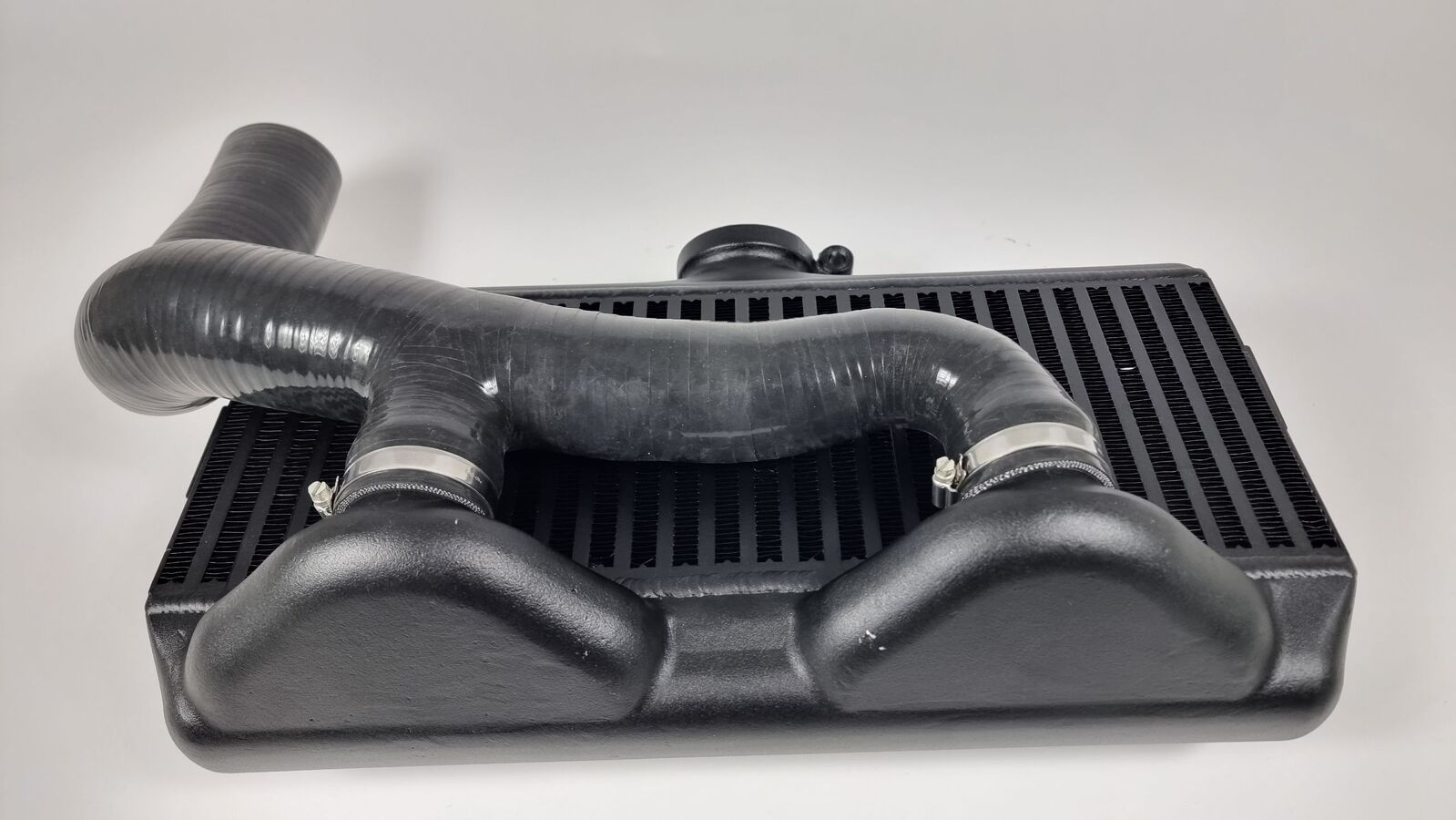 2022+ WRX top mounted intercooler kit black