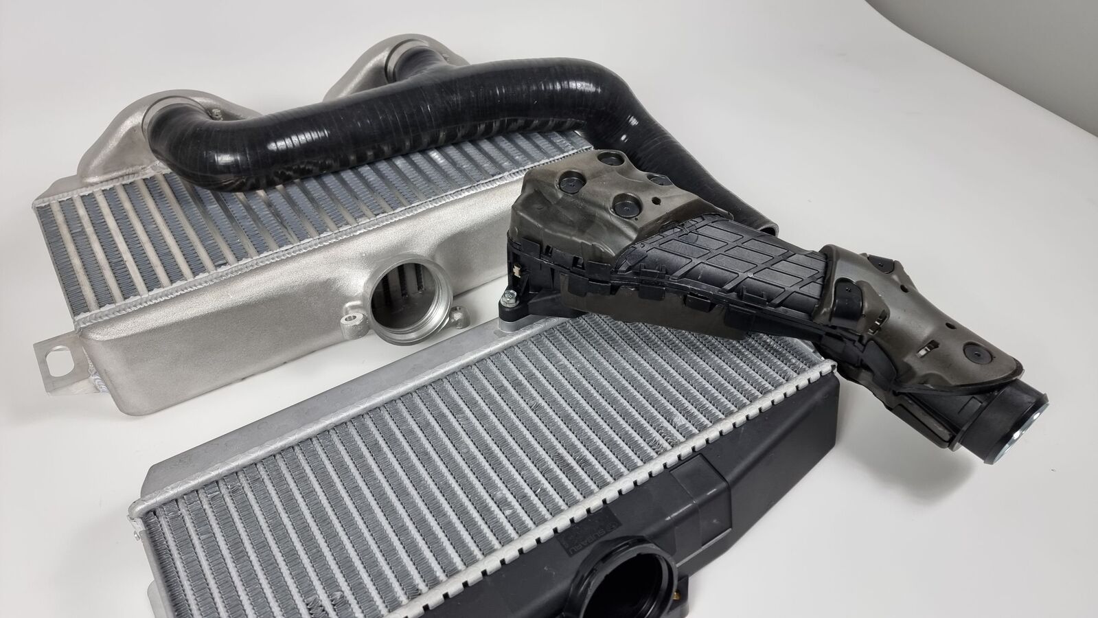 2022+ WRX top mounted intercooler kit black